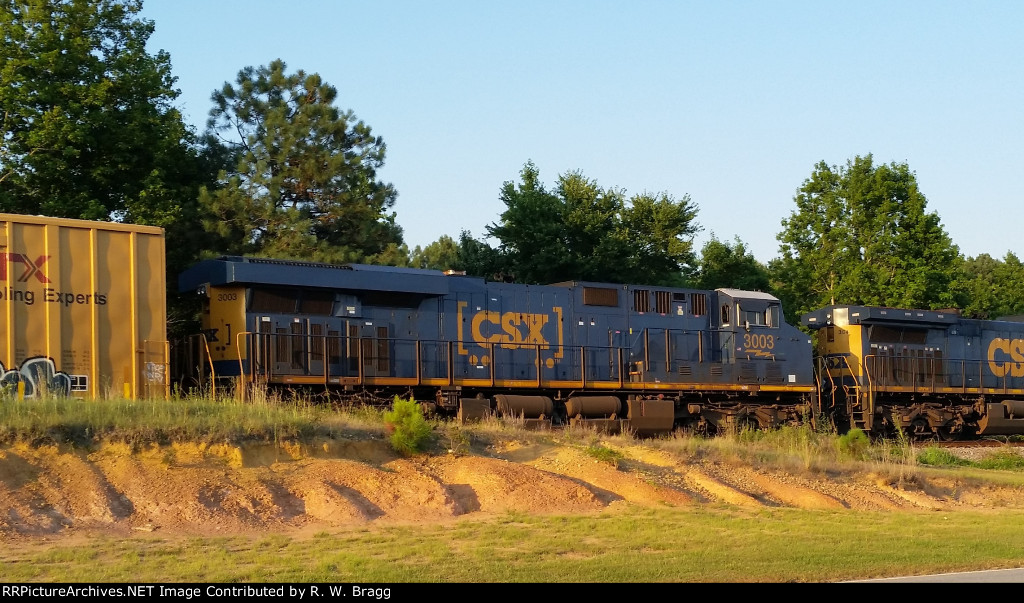 CSX 3003 (ES44AC-H)